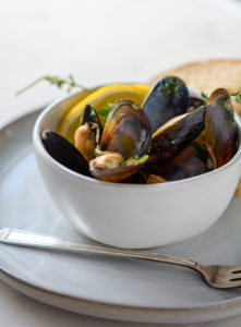 Garlicky Guinness Mussels - SheCooks.Design